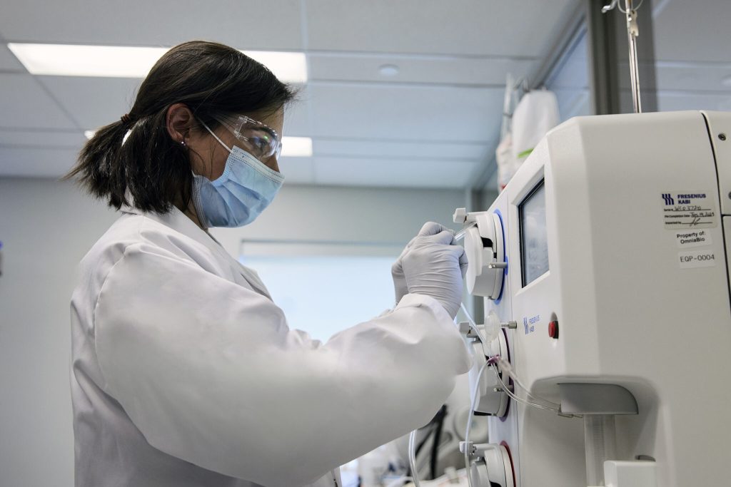 Cell Therapy Process Development Services | OmniaBio